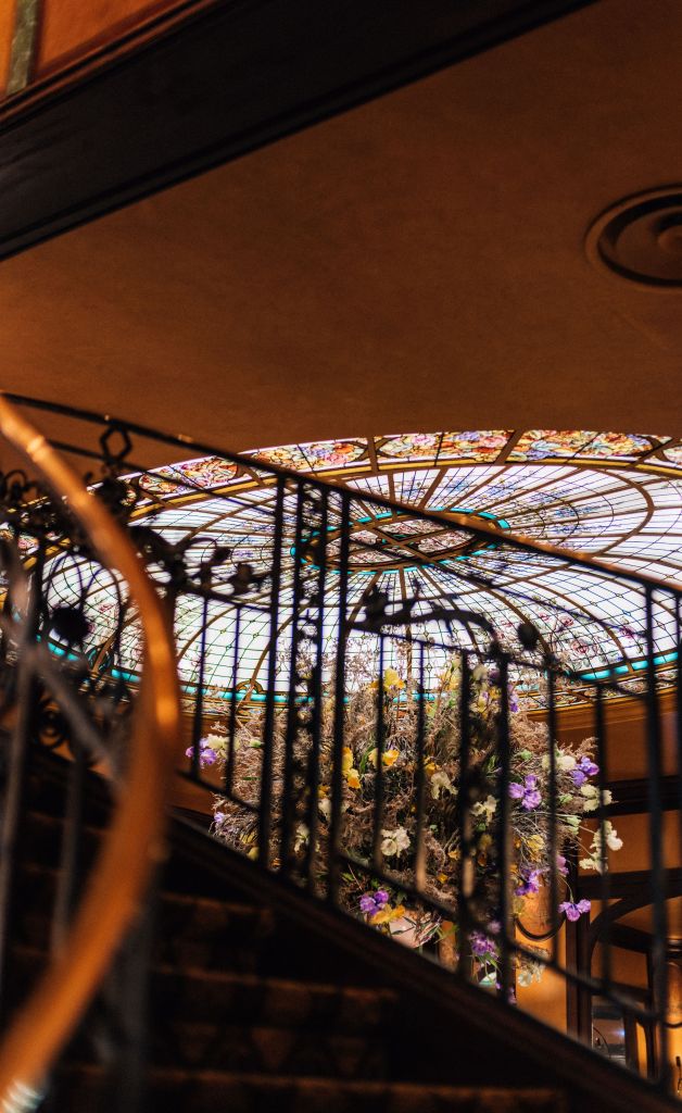 What's it really like to be a waiter in Paris? - The Earful Tower