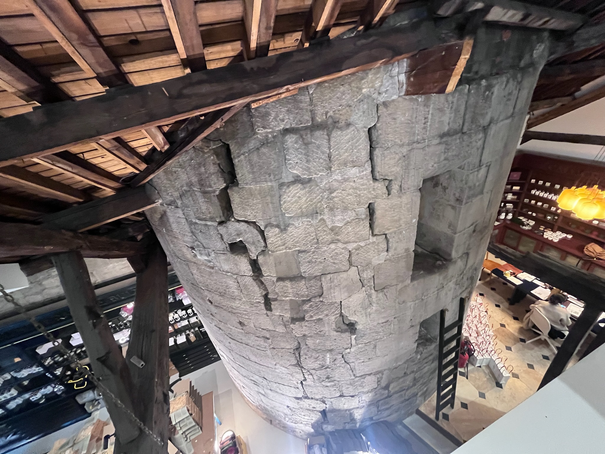 Where to find three more hidden towers from the ancient Paris wall ...